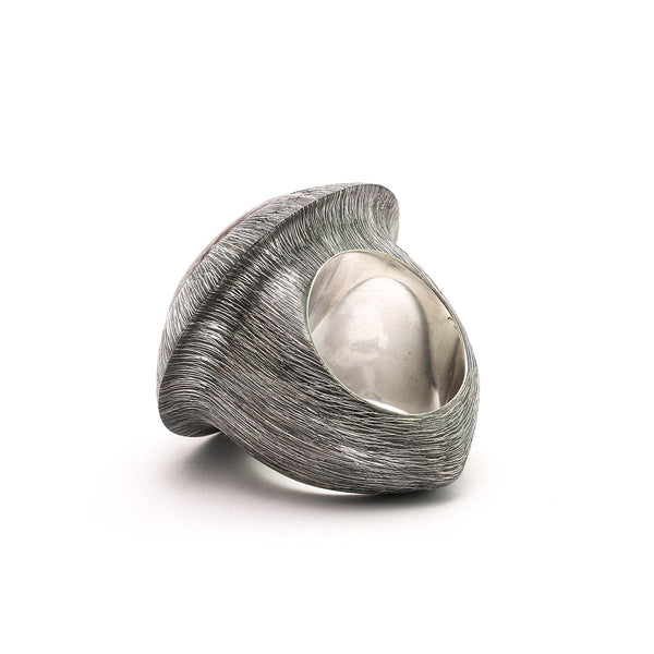 Oval Iris Ring – Lireille